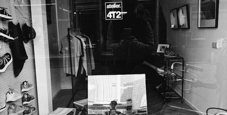 atelier 4T2. – 4T2, gone running.